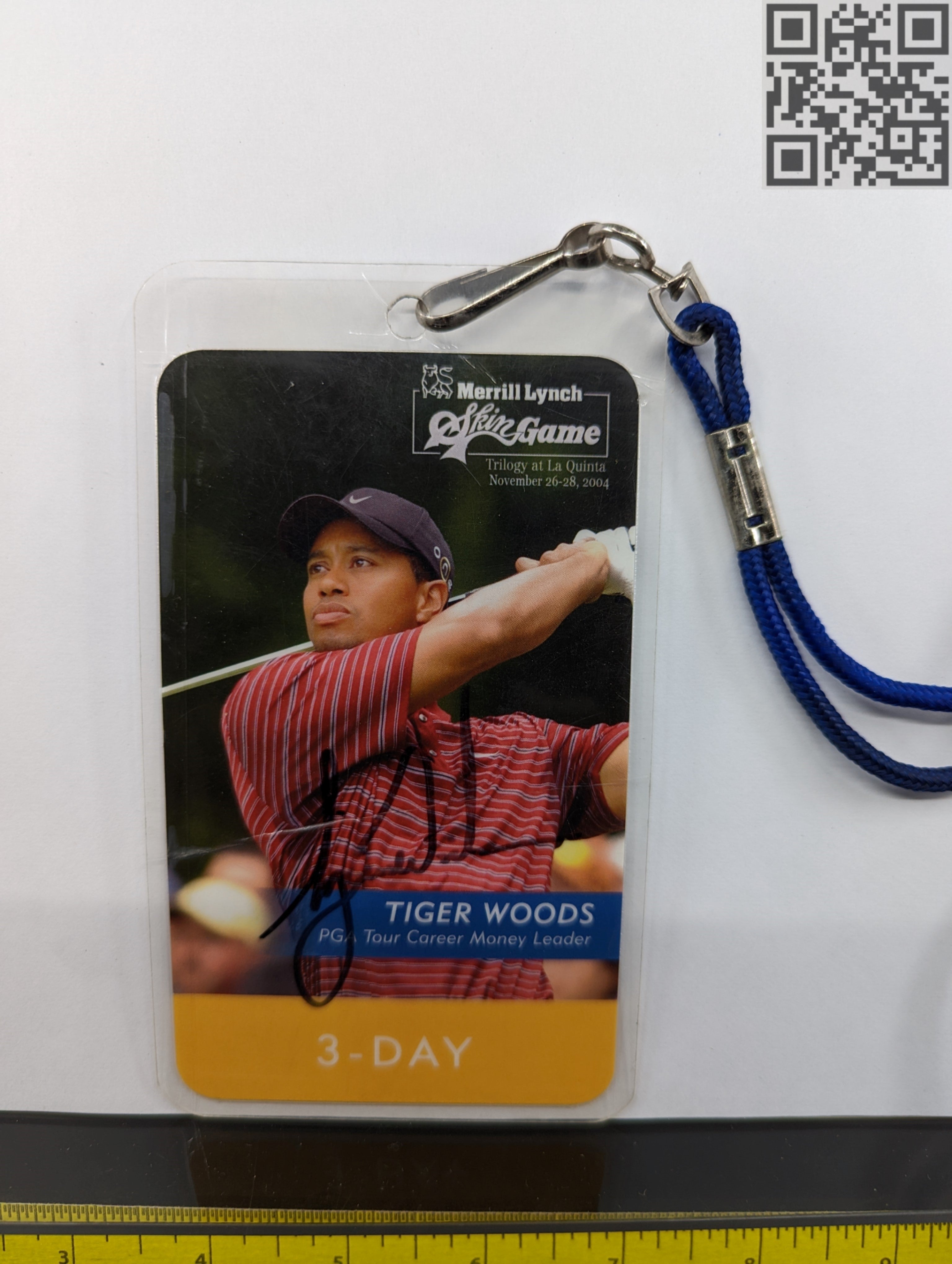 2004 Tiger Woods Signed Skins Game Tournament Badge – Grand Slam Moments